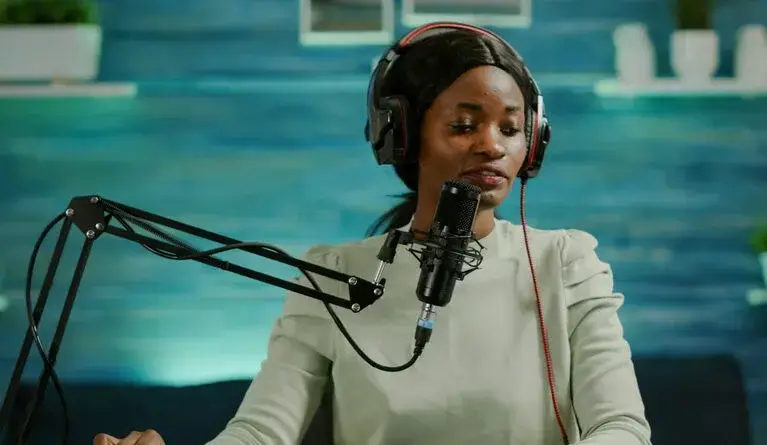 Como fazer um podcast médico? Veja os benefícios para o seu consultório